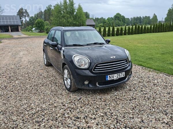 Melns MINI Countryman 2011 Ogre, ar dzinēja tilpumu 2.00 L un nobraukumu 200 tūkst. km par 5700 €, foto 2 vietnē AUTOMOTO.COM.LV