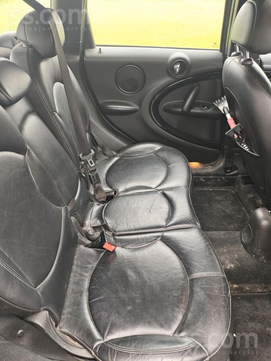 Melns MINI Countryman 2011 Ogre, ar dzinēja tilpumu 2.00 L un nobraukumu 200 tūkst. km par 5700 €, foto 9 vietnē AUTOMOTO.COM.LV
