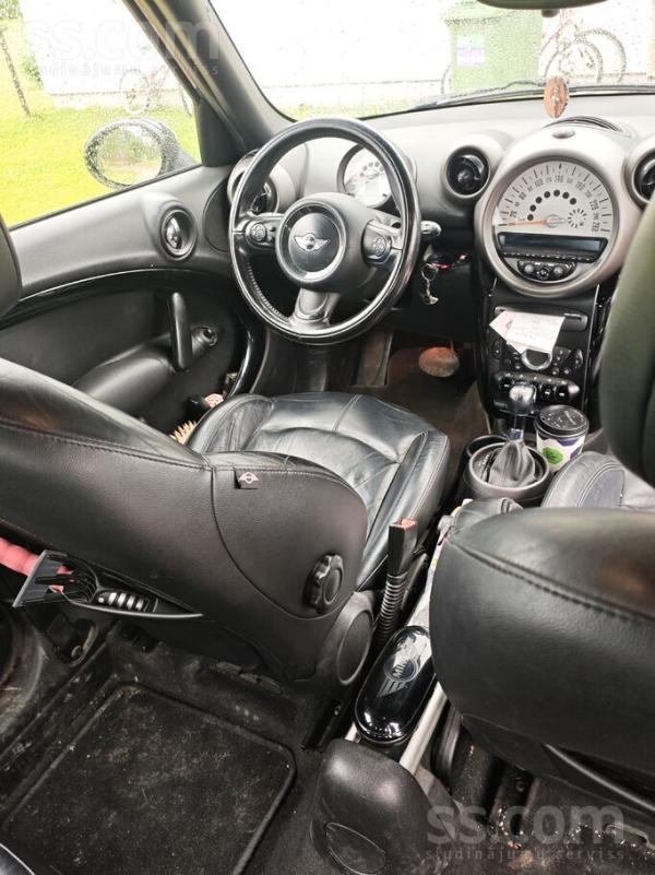 Melns MINI Countryman 2011 Ogre, ar dzinēja tilpumu 2.00 L un nobraukumu 200 tūkst. km par 5700 €, foto 9 vietnē AUTOMOTO.COM.LV