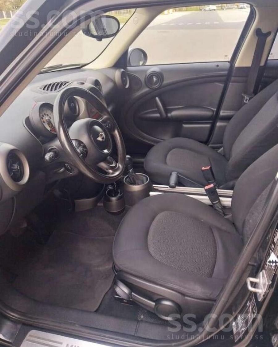 Black MINI Countryman 2011 in Daugavpils, with an engine capacity of 1.60 L and mileage of 0 thousand km for 8300 €, photo 5 on AUTOMOTO.COM.LV