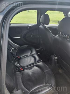 Black MINI Countryman 2011 in Ogre, with an engine capacity of 2.00 L and mileage of 201 thousand km for 6000 €, photo 3 on AUTOMOTO.COM.LV