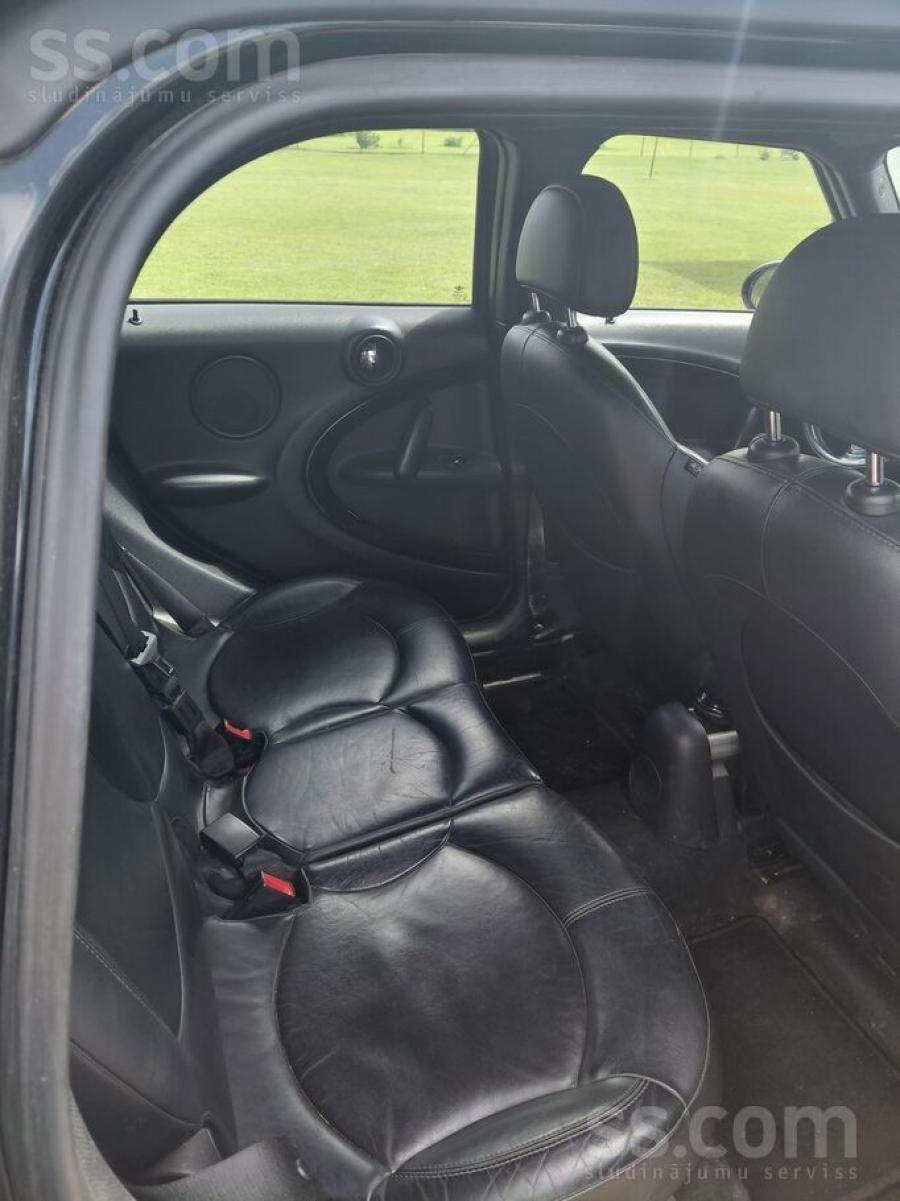 Black MINI Countryman 2011 in Ogre, with an engine capacity of 2.00 L and mileage of 201 thousand km for 6000 €, photo 3 on AUTOMOTO.COM.LV