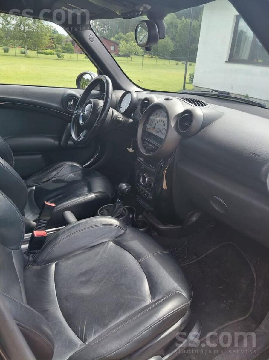 Black MINI Countryman 2011 in Ogre, with an engine capacity of 2.00 L and mileage of 201 thousand km for 6000 €, photo 4 on AUTOMOTO.COM.LV