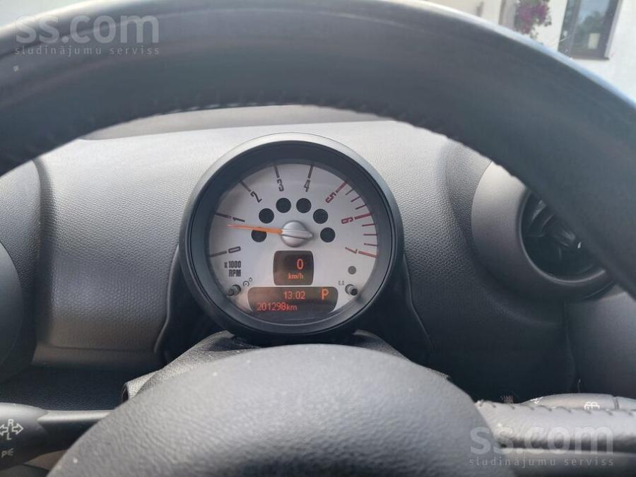 Black MINI Countryman 2011 in Ogre, with an engine capacity of 2.00 L and mileage of 201 thousand km for 6000 €, photo 8 on AUTOMOTO.COM.LV