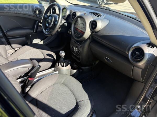 Black MINI Countryman 2011 in Bauska, with an engine capacity of 1.60 L and mileage of 221 thousand km for 3999 €, photo 10 on AUTOMOTO.COM.LV