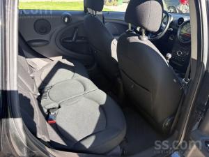 Black MINI Countryman 2011 in Bauska, with an engine capacity of 1.60 L and mileage of 221 thousand km for 3999 €, photo 12 on AUTOMOTO.COM.LV