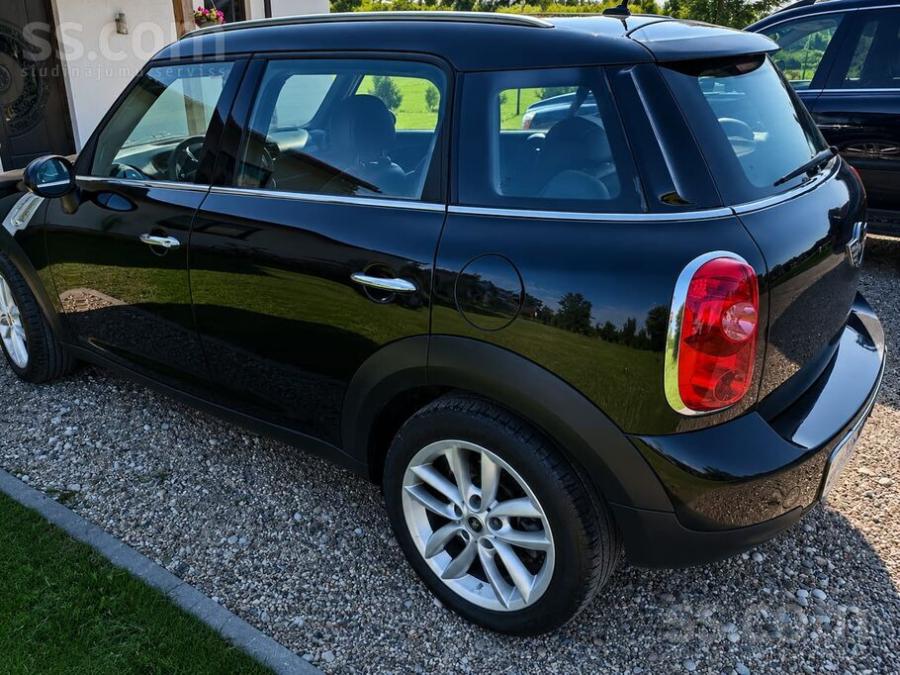 Black MINI Countryman 2011 in Ogre, with an engine capacity of 2.00 L and mileage of 202 thousand km for 5500 €, photo 6 on AUTOMOTO.COM.LV