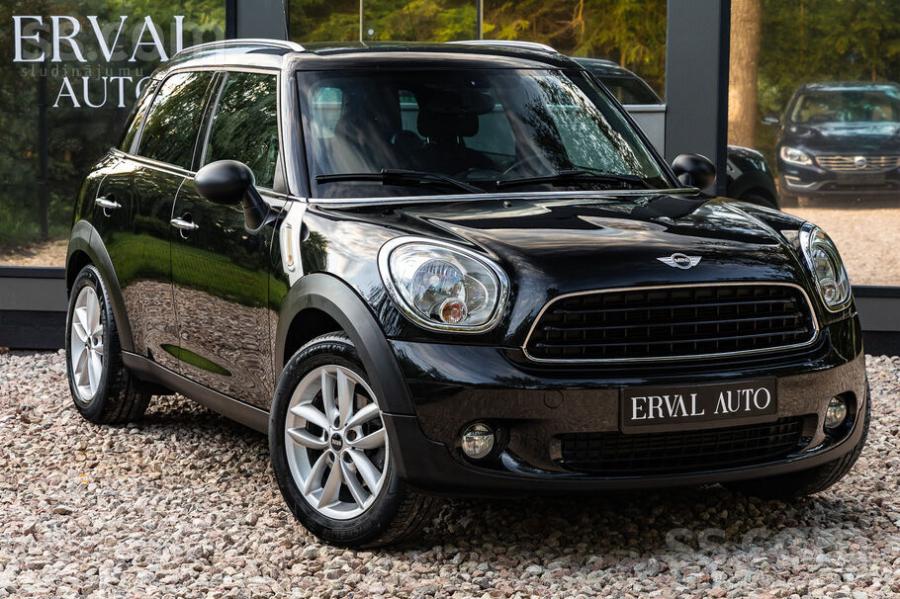 Black MINI Countryman 2011 in Jelgava, with an engine capacity of 1.60 L and mileage of 204 thousand km for 5000 €, photo 4 on AUTOMOTO.COM.LV