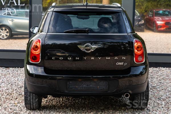 Black MINI Countryman 2011 in Jelgava, with an engine capacity of 1.60 L and mileage of 204 thousand km for 5000 €, photo 5 on AUTOMOTO.COM.LV