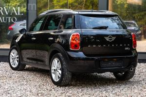 Black MINI Countryman 2011 in Jelgava, with an engine capacity of 1.60 L and mileage of 204 thousand km for 5000 €, photo 7 on AUTOMOTO.COM.LV