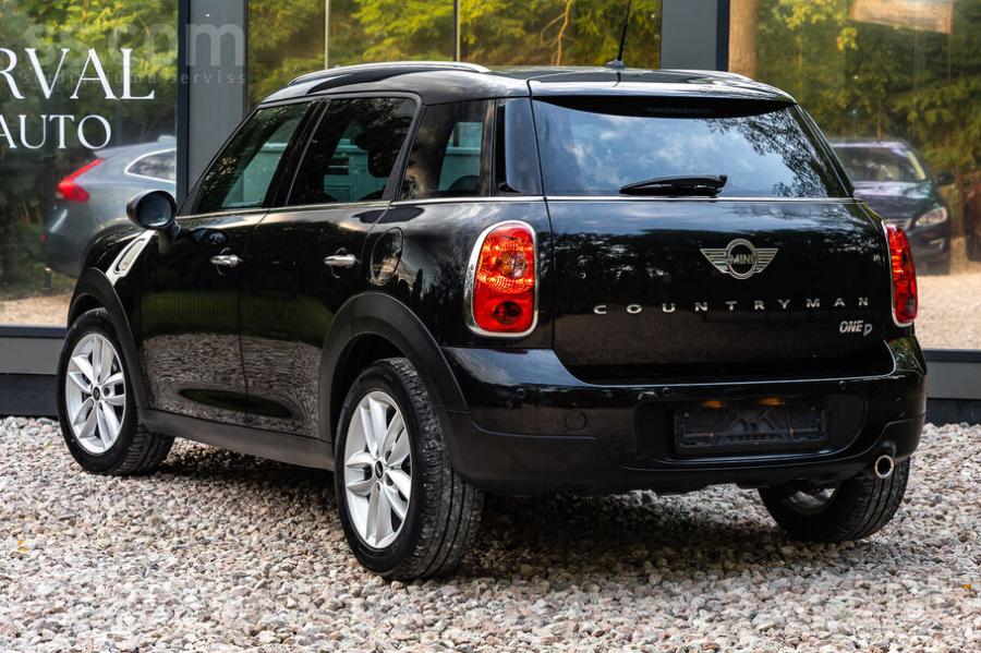 Black MINI Countryman 2011 in Jelgava, with an engine capacity of 1.60 L and mileage of 204 thousand km for 5000 €, photo 7 on AUTOMOTO.COM.LV