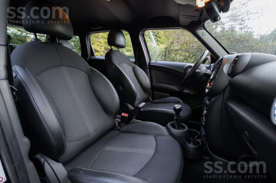 Black MINI Countryman 2011 in Jelgava, with an engine capacity of 1.60 L and mileage of 204 thousand km for 5000 €, photo 10 on AUTOMOTO.COM.LV