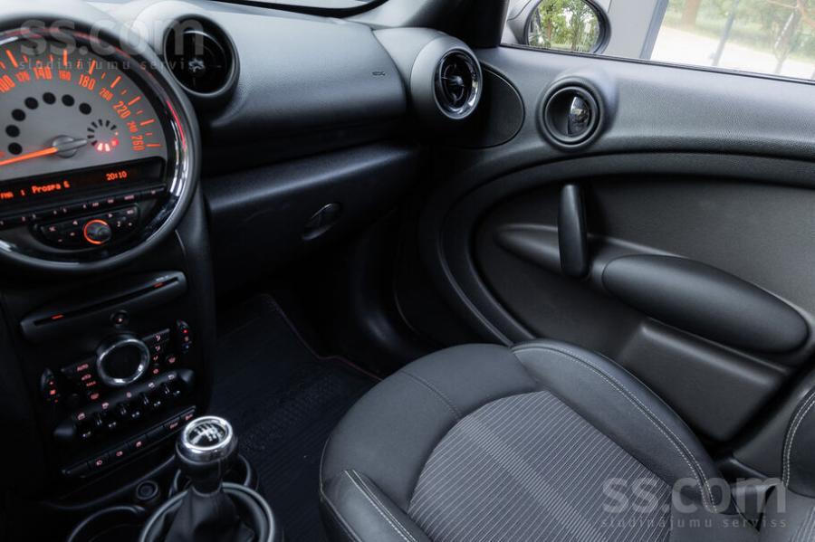 Black MINI Countryman 2011 in Jelgava, with an engine capacity of 1.60 L and mileage of 204 thousand km for 5000 €, photo 11 on AUTOMOTO.COM.LV