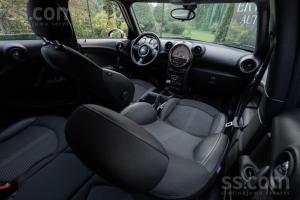Black MINI Countryman 2011 in Jelgava, with an engine capacity of 1.60 L and mileage of 204 thousand km for 5000 €, photo 12 on AUTOMOTO.COM.LV