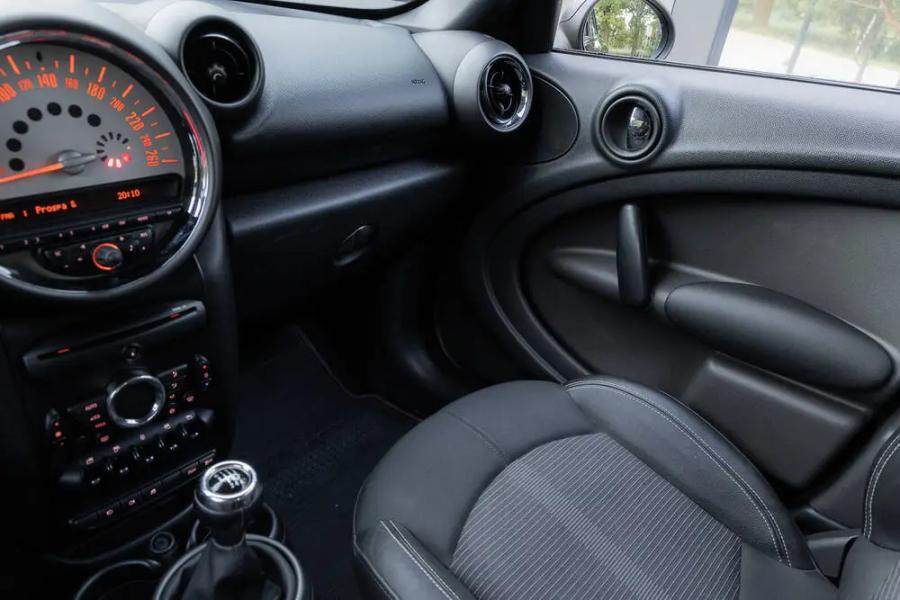Melns MINI Countryman 2011 Jelgava, ar dzinēja tilpumu 1.60 L un nobraukumu 204 tūkst. km par 5000 €, foto 12 vietnē AUTOMOTO.COM.LV