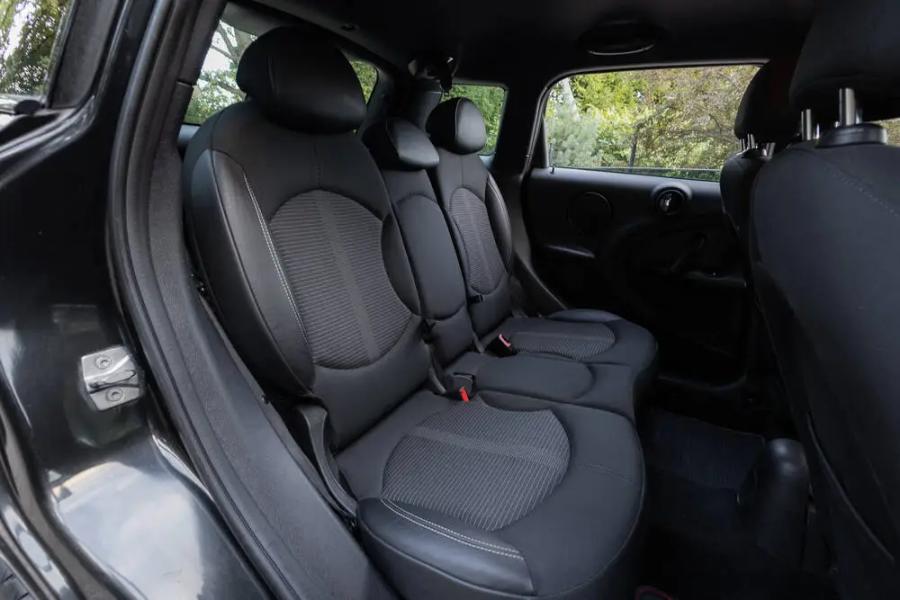 Melns MINI Countryman 2011 Jelgava, ar dzinēja tilpumu 1.60 L un nobraukumu 204 tūkst. km par 5000 €, foto 16 vietnē AUTOMOTO.COM.LV
