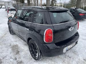 Black MINI Countryman 2012 in Riga, with an engine capacity of 1.60 L and mileage of 315 thousand km for 5990 €, photo 3 on AUTOMOTO.COM.LV