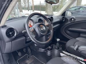 Black MINI Countryman 2012 in Riga, with an engine capacity of 1.60 L and mileage of 315 thousand km for 5990 €, photo 10 on AUTOMOTO.COM.LV