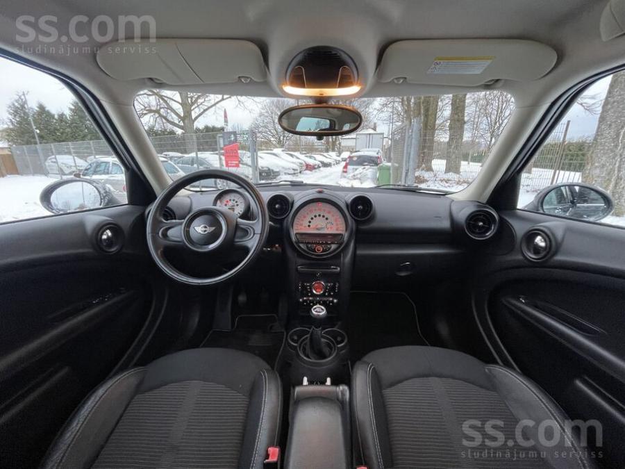 Black MINI Countryman 2012 in Riga, with an engine capacity of 1.60 L and mileage of 315 thousand km for 5990 €, photo 20 on AUTOMOTO.COM.LV