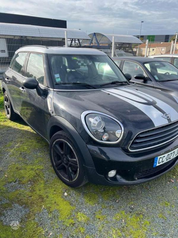 Black MINI Countryman 2012 in Taurage, with an engine capacity of 1.60 L and mileage of 200 thousand km for 5800 €, photo 1 on AUTOMOTO.COM.LV