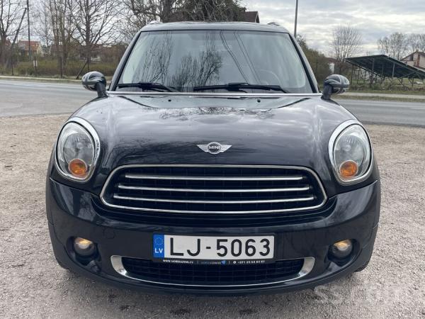 Black MINI Countryman 2012 in Riga, with an engine capacity of 1.60 L and mileage of 315 thousand km for 4990 €, photo 8 on AUTOMOTO.COM.LV