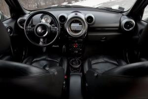 Melns MINI Countryman 2012 Jelgava, ar dzinēja tilpumu 2.00 L un nobraukumu 198 tūkst. km par 9400 €, foto 8 vietnē AUTOMOTO.COM.LV