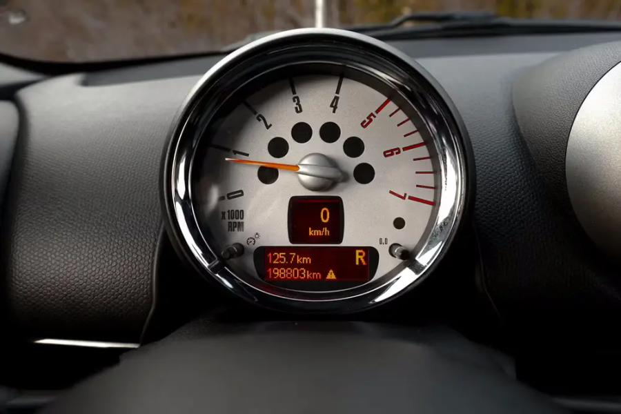 Melns MINI Countryman 2012 Jelgava, ar dzinēja tilpumu 2.00 L un nobraukumu 198 tūkst. km par 9400 €, foto 10 vietnē AUTOMOTO.COM.LV