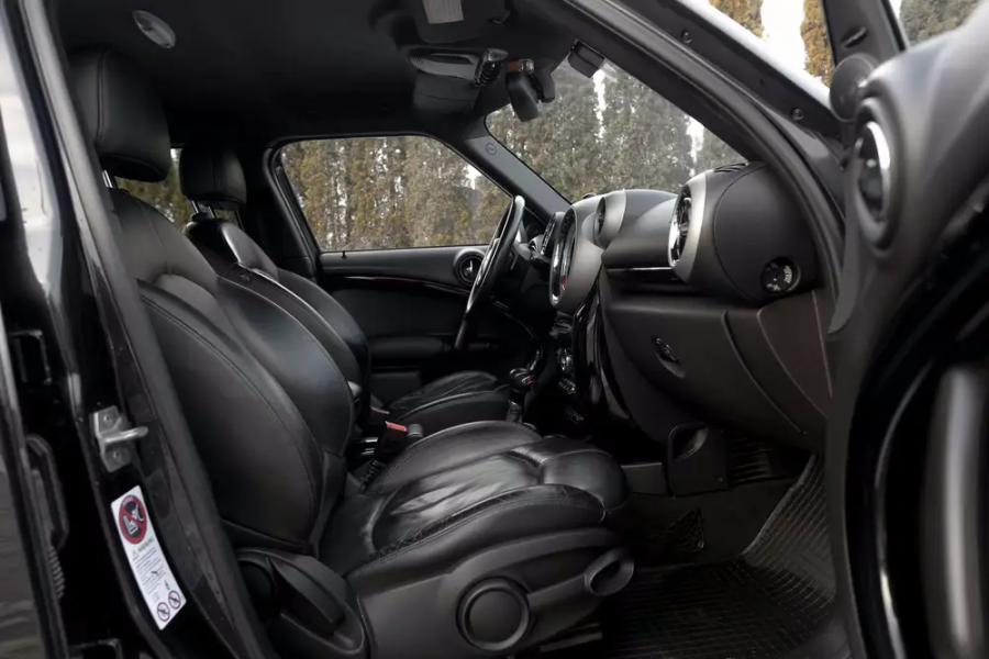 Melns MINI Countryman 2012 Jelgava, ar dzinēja tilpumu 2.00 L un nobraukumu 198 tūkst. km par 9400 €, foto 16 vietnē AUTOMOTO.COM.LV