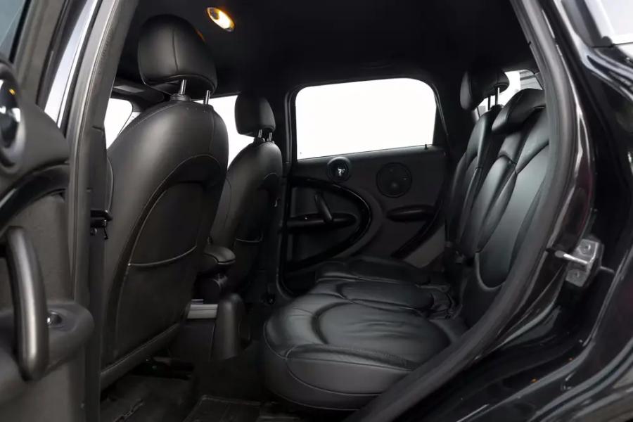 Melns MINI Countryman 2012 Jelgava, ar dzinēja tilpumu 2.00 L un nobraukumu 198 tūkst. km par 9400 €, foto 18 vietnē AUTOMOTO.COM.LV
