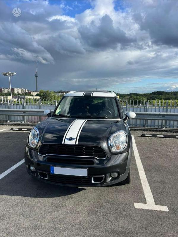 Black MINI Countryman 2012 in Vilnius, with an engine capacity of 2.00 L and mileage of 228 thousand km for 6900 €, photo 1 on AUTOMOTO.COM.LV