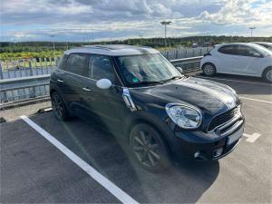 Black MINI Countryman 2012 in Vilnius, with an engine capacity of 2.00 L and mileage of 228 thousand km for 6900 €, photo 3 on AUTOMOTO.COM.LV