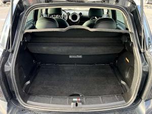 Black MINI Countryman 2012 in Vilnius, with an engine capacity of 2.00 L and mileage of 228 thousand km for 6900 €, photo 6 on AUTOMOTO.COM.LV