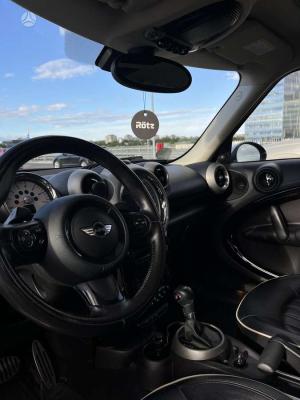 Black MINI Countryman 2012 in Vilnius, with an engine capacity of 2.00 L and mileage of 228 thousand km for 6900 €, photo 8 on AUTOMOTO.COM.LV