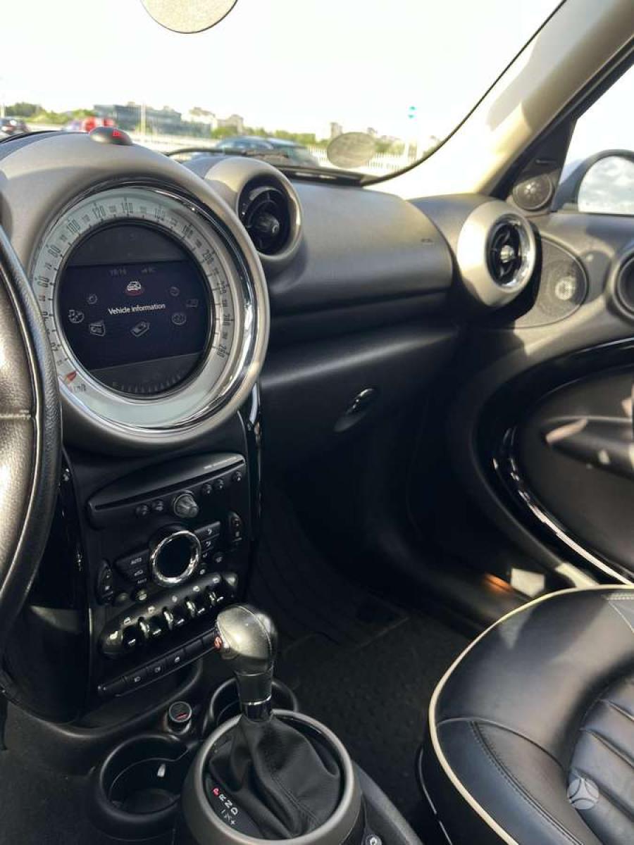 Black MINI Countryman 2012 in Vilnius, with an engine capacity of 2.00 L and mileage of 228 thousand km for 6900 €, photo 9 on AUTOMOTO.COM.LV