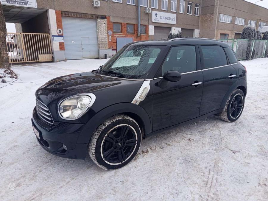 Black MINI Countryman 2013 in Marijampole, with an engine capacity of 2.00 L and mileage of 144 thousand km for 8500 €, photo 1 on AUTOMOTO.COM.LV