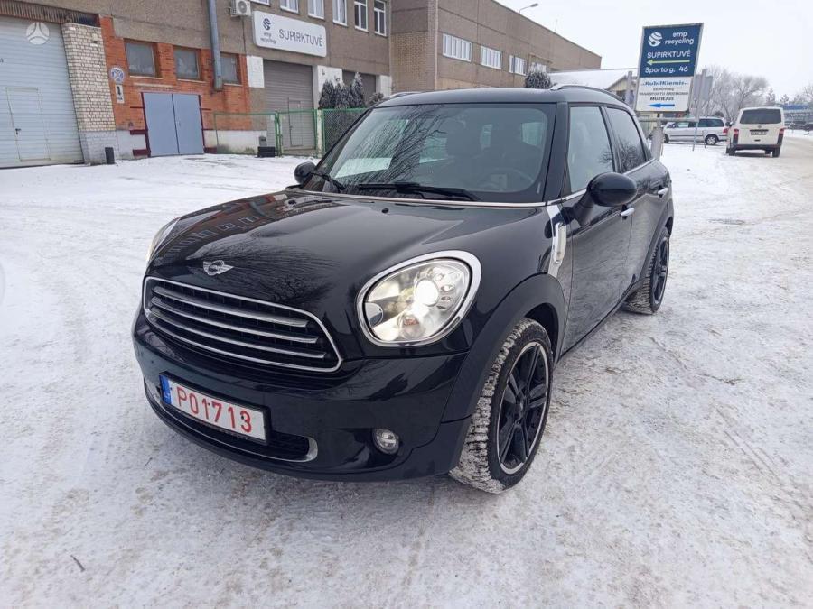 Black MINI Countryman 2013 in Marijampole, with an engine capacity of 2.00 L and mileage of 144 thousand km for 8500 €, photo 2 on AUTOMOTO.COM.LV