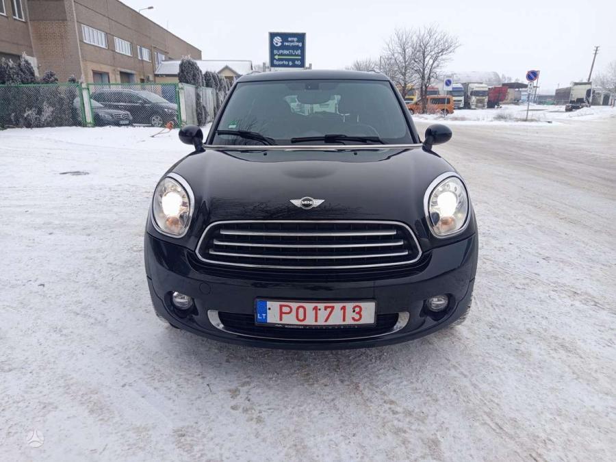 Black MINI Countryman 2013 in Marijampole, with an engine capacity of 2.00 L and mileage of 144 thousand km for 8500 €, photo 3 on AUTOMOTO.COM.LV