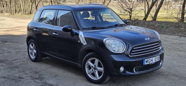 Black MINI Countryman 2013 in Kaunas, with an engine capacity of 1.60 L and mileage of 206 thousand km for 4450 €, photo 2 on AUTOMOTO.COM.LV