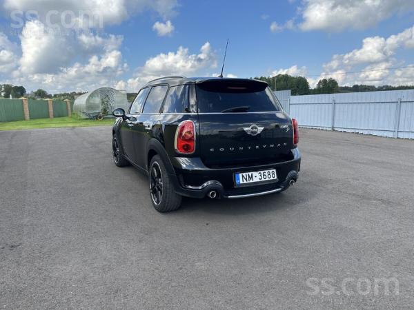 Black MINI Countryman 2013 in Daugavpils, with an engine capacity of 2.00 L and mileage of 134 thousand km for 10000 €, photo 4 on AUTOMOTO.COM.LV