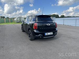 Black MINI Countryman 2013 in Daugavpils, with an engine capacity of 2.00 L and mileage of 134 thousand km for 10000 €, photo 5 on AUTOMOTO.COM.LV