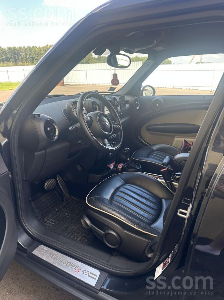 Black MINI Countryman 2013 in Daugavpils, with an engine capacity of 2.00 L and mileage of 134 thousand km for 10000 €, photo 9 on AUTOMOTO.COM.LV