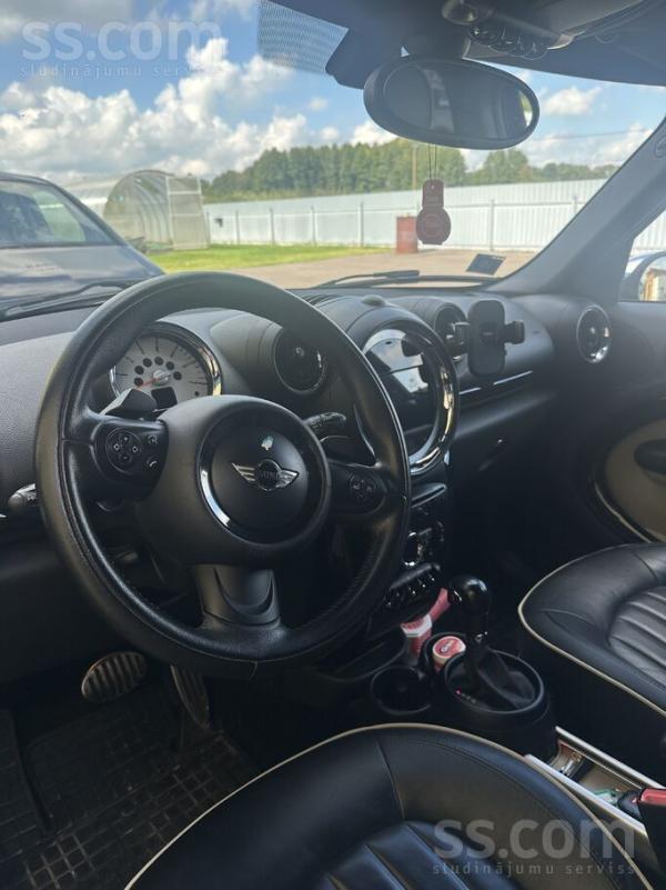 Black MINI Countryman 2013 in Daugavpils, with an engine capacity of 2.00 L and mileage of 134 thousand km for 10000 €, photo 10 on AUTOMOTO.COM.LV