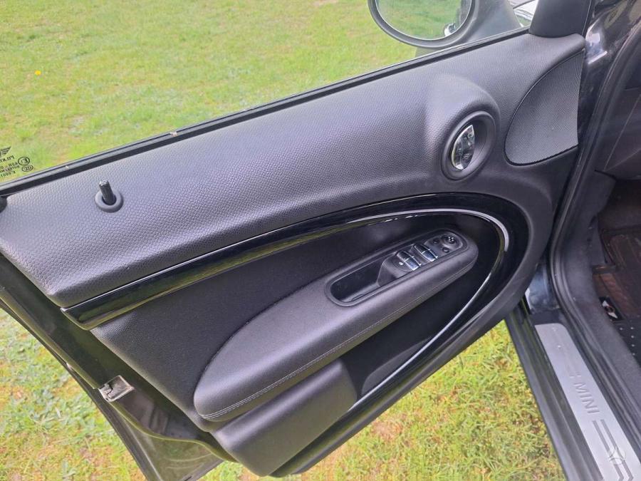 Melns MINI Countryman 2013 Marijampole, ar dzinēja tilpumu 2.00 L un nobraukumu 145 tūkst. km par 7500 €, foto 20 vietnē AUTOMOTO.COM.LV