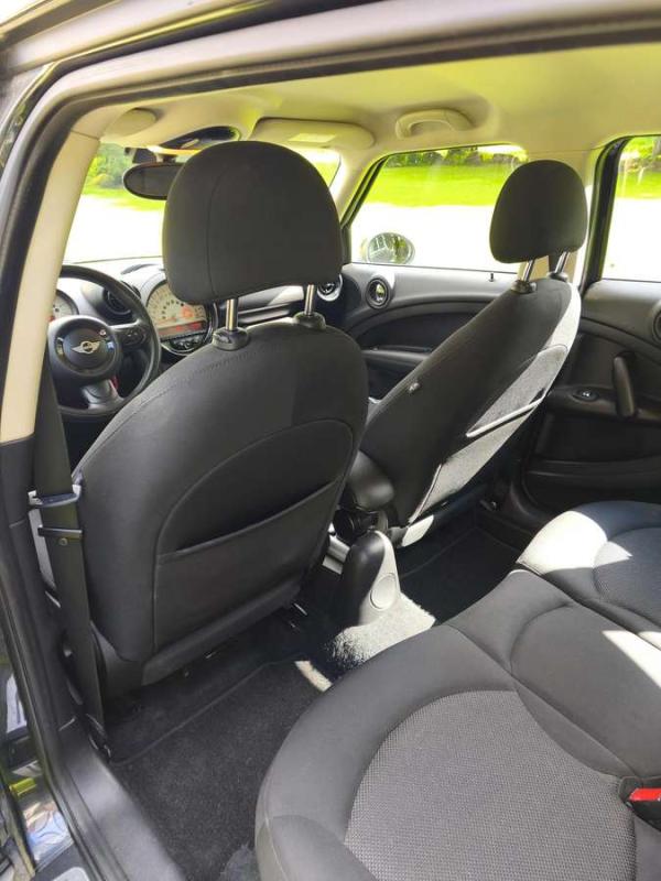 Black MINI Countryman 2014 in Birzai, with an engine capacity of 2.00 L and mileage of 173 thousand km for 7500 €, photo 3 on AUTOMOTO.COM.LV