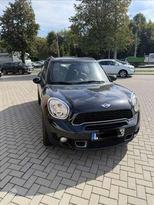 Black MINI Countryman 2014 in Vilnius, with an engine capacity of 1.60 L and mileage of 127 thousand km for 7600 €, photo  on AUTOMOTO.COM.LV