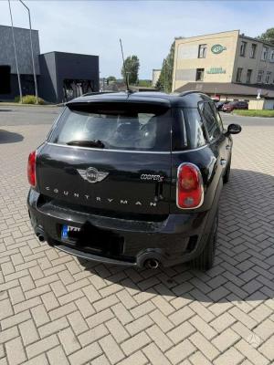 Black MINI Countryman 2014 in Vilnius, with an engine capacity of 1.60 L and mileage of 127 thousand km for 7600 €, photo 5 on AUTOMOTO.COM.LV