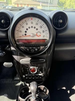 Black MINI Countryman 2014 in Vilnius, with an engine capacity of 1.60 L and mileage of 127 thousand km for 7600 €, photo 7 on AUTOMOTO.COM.LV