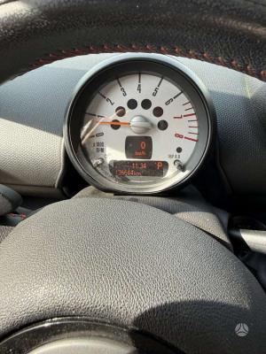 Black MINI Countryman 2014 in Vilnius, with an engine capacity of 1.60 L and mileage of 127 thousand km for 7600 €, photo 8 on AUTOMOTO.COM.LV