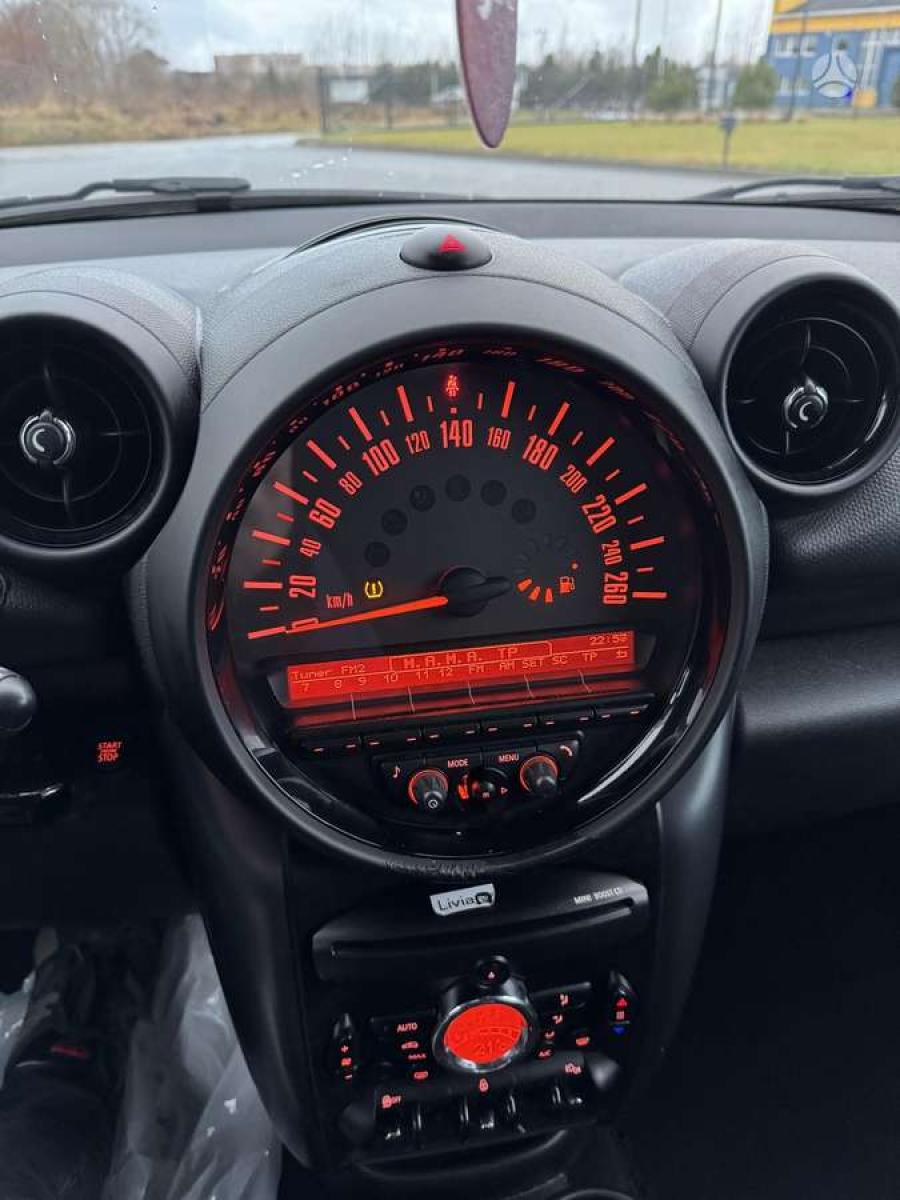Black MINI Countryman 2015 in Telschi, with an engine capacity of 2.00 L and mileage of 110 thousand km for 8200 €, photo 25 on AUTOMOTO.COM.LV