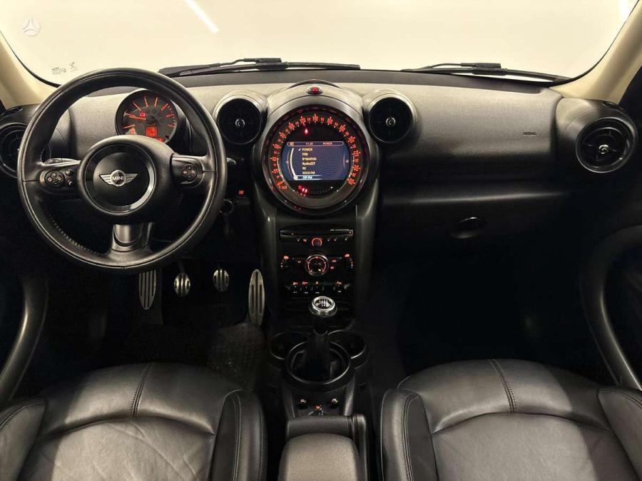 Black MINI Countryman 2015 in Marijampole, with an engine capacity of 2.00 L and mileage of 178 thousand km for 8650 €, photo 15 on AUTOMOTO.COM.LV